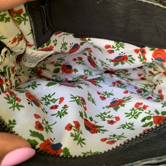 Cut N Paste | Bags | Cut N Paste Leather Crossbody Fringe Zipper Detail ...